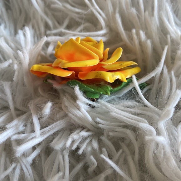 None | Jewelry | Vintage 96s Yellow Plastic Flower Pin Brooch | Poshmark